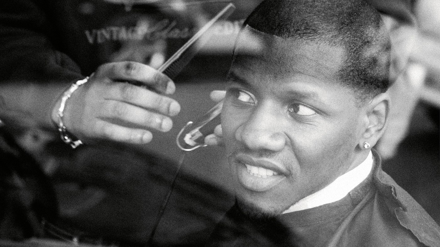 Giggs announces UK tour