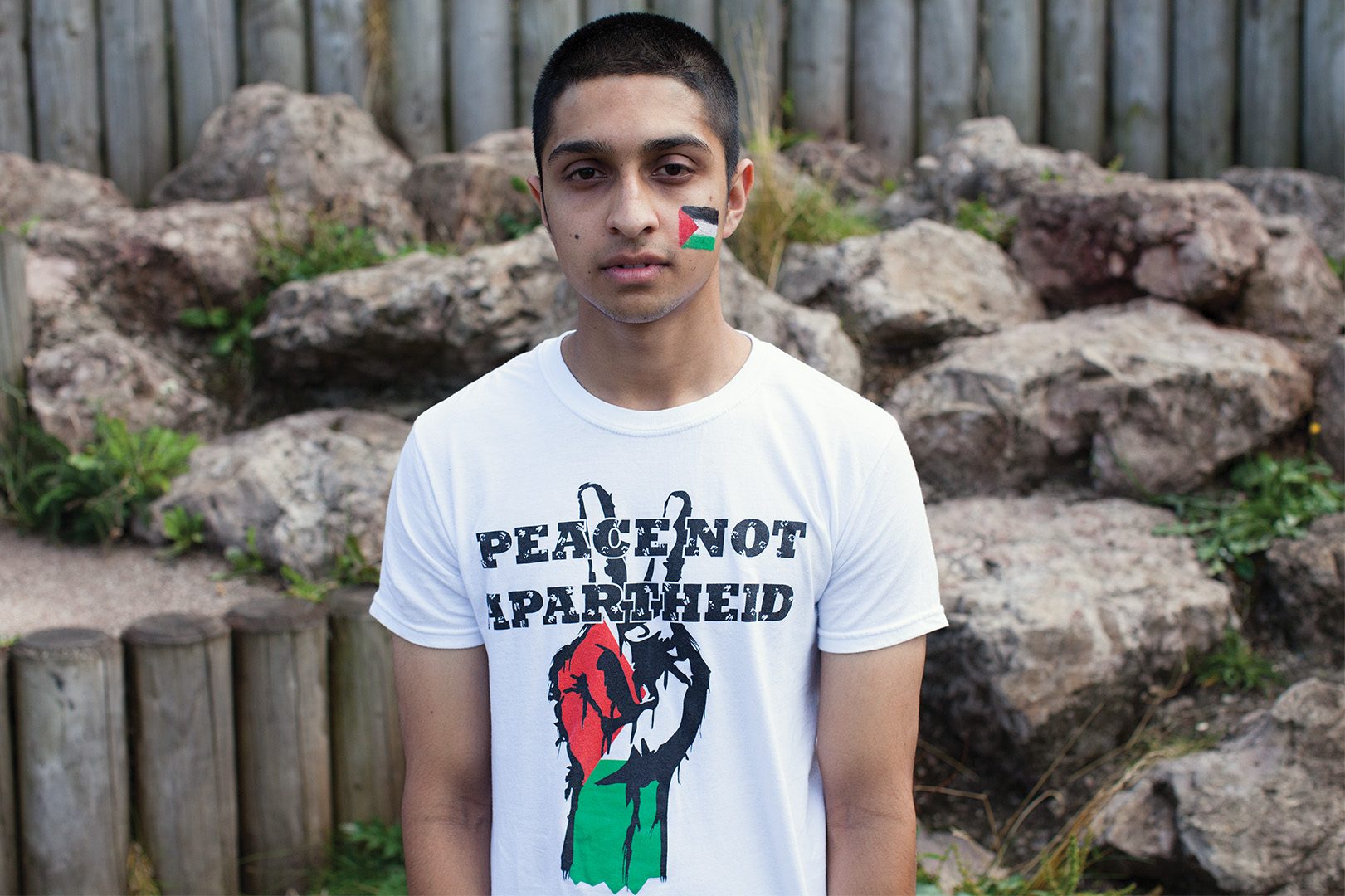 Mahtab Hussain’s tender portraits peel back the layers of British Asian ...