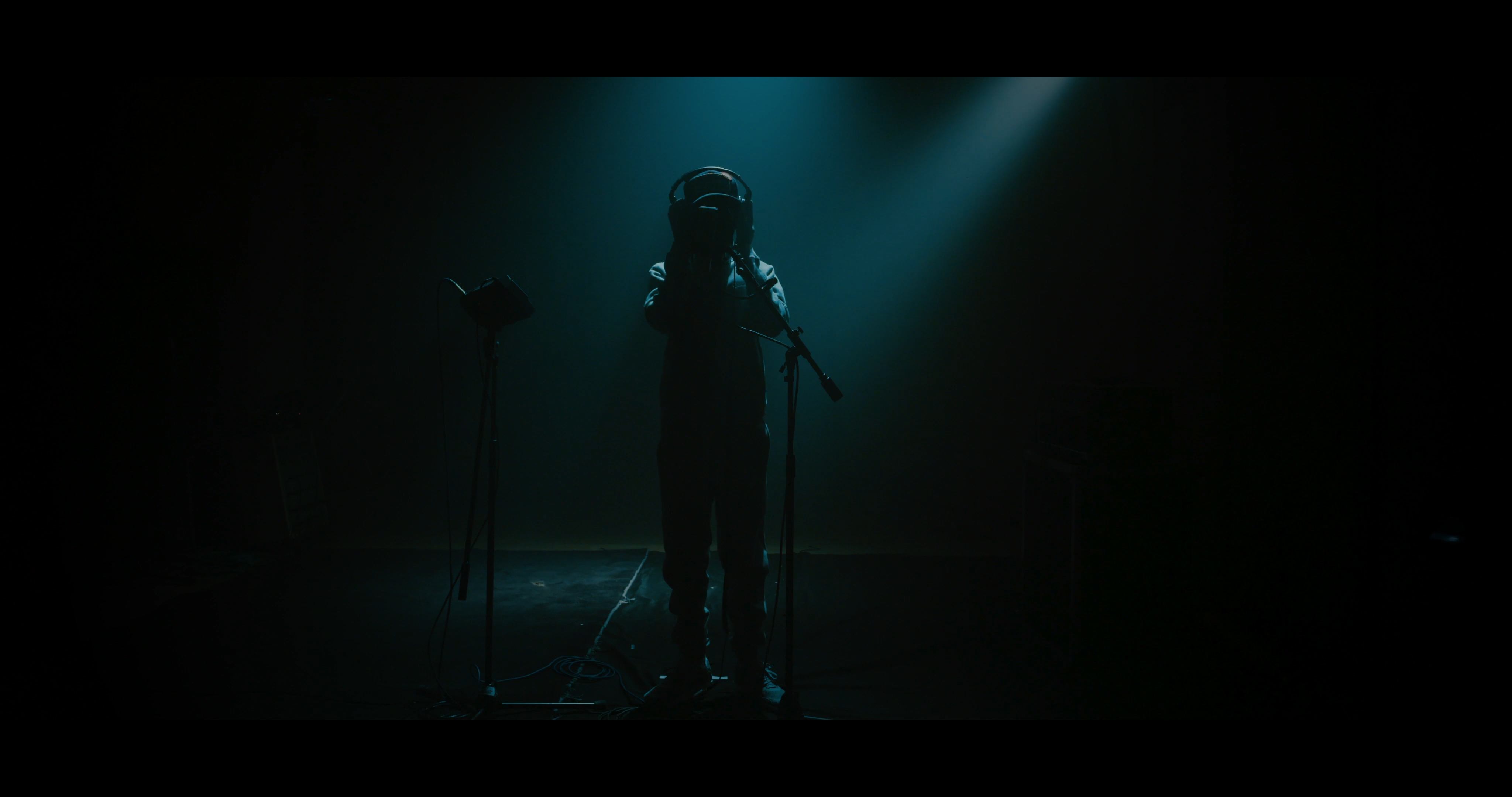 Watch London rapper SL perform 'Tropical' live at Metropolis Studios