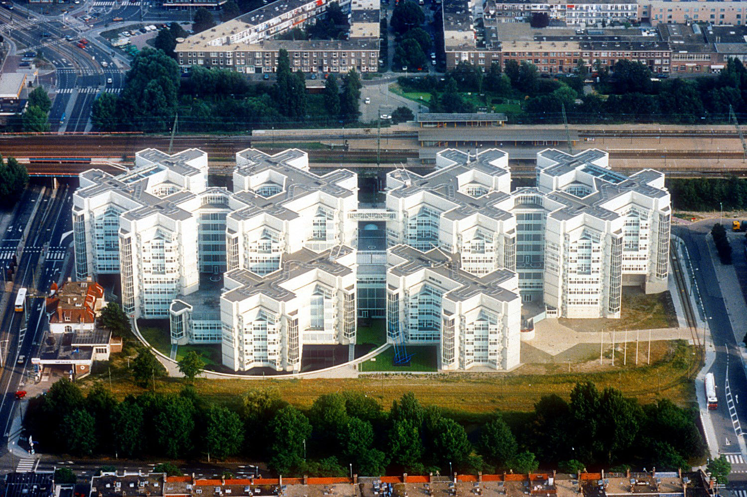 PIP Den Haag to celebrate NYE at former Ministry of Social Affairs building