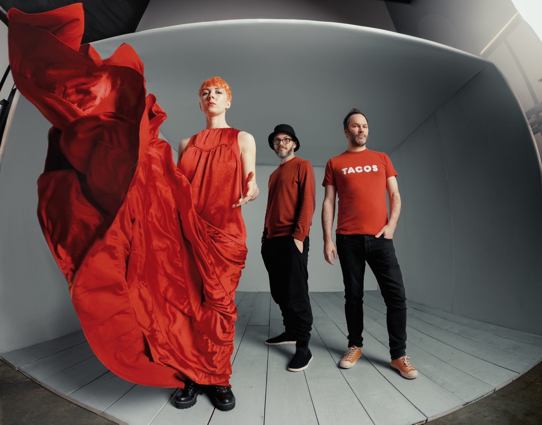 Ultraísta invite fans behind the curtain with their new virtual reality ...